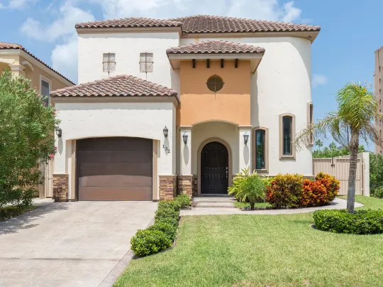 Heated Pool And Private Movie Theatre - Gorgeous Coastal Oasis - Port Isabel, TX