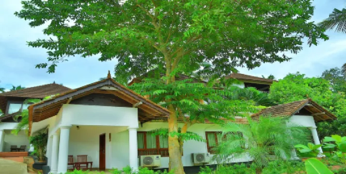 48 Estuary Sarovar Premiere Poovar Island Reviews, Ratings & Prices ...