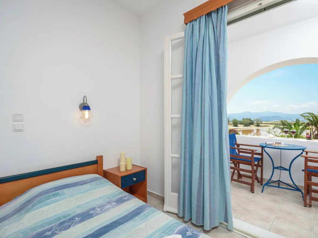 Three Lakes - Naxos