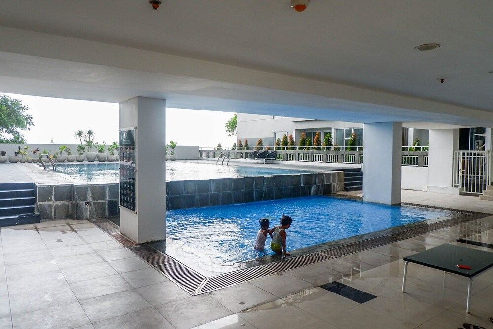 Modern Spacious Studio Room Apartment At Taman Melati - Soerabaja