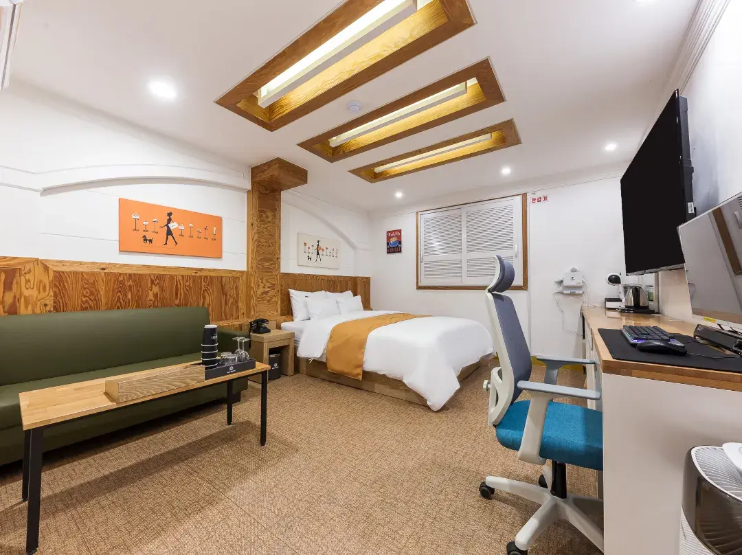 Cheonan Cafe Hotel - Gongju