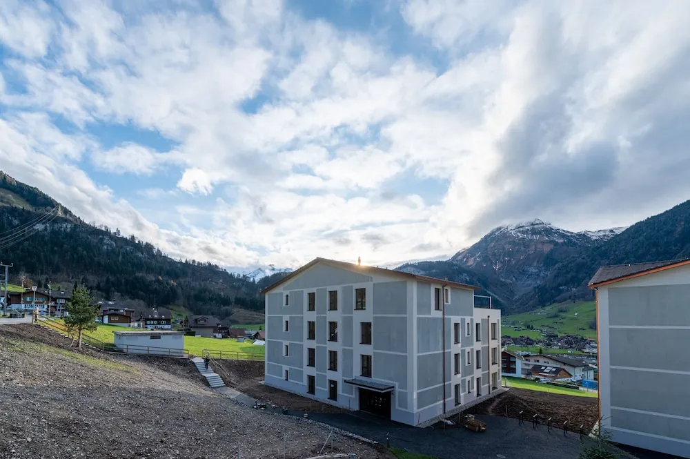 Emma's Hotel - Bed & Breakfast Self Check-in Hotel - Innertkirchen