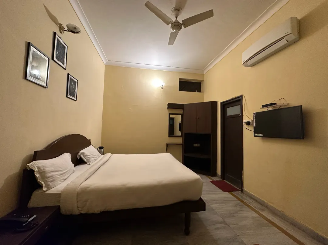 Hotel Shri Karni Niwas - Udaipur