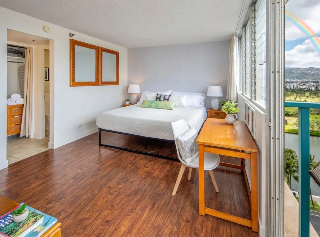 Canal View And Kitchenette - Charming Waikiki Retreat - 카일루아