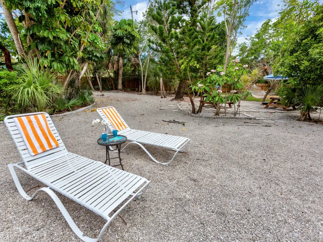 Convenient Access To Beaches And Dining - Charming Coastal Haven - Sanibel Island, FL