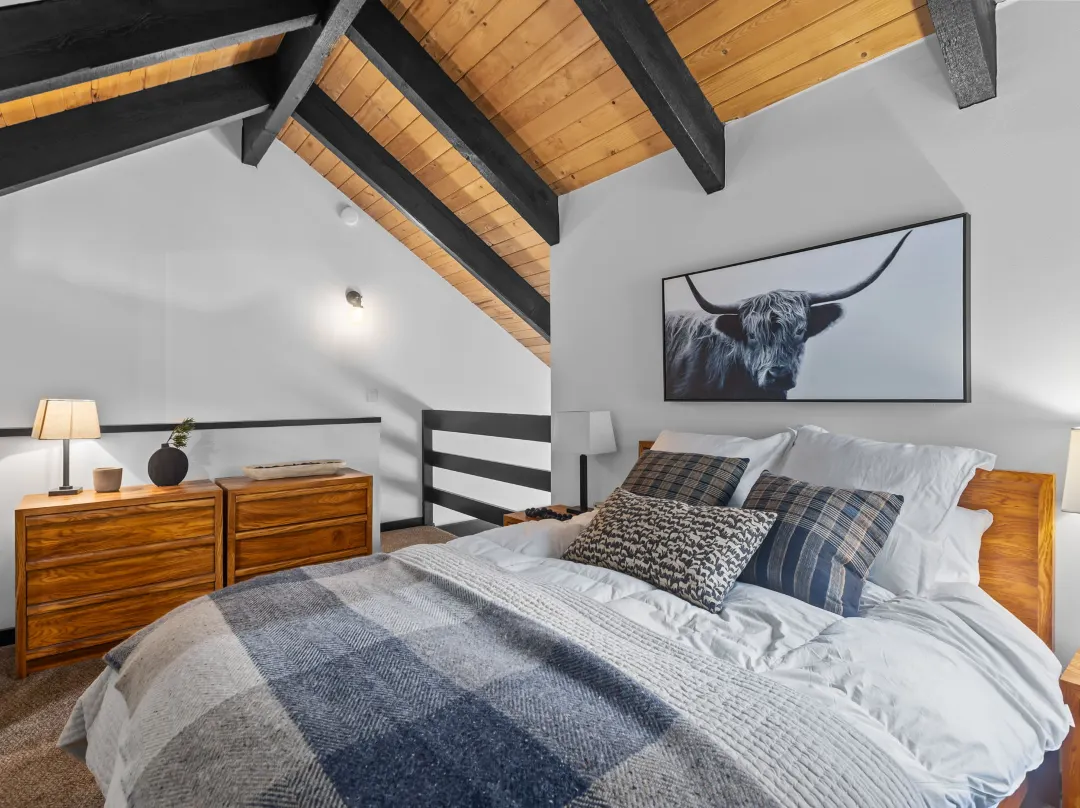 Shields Shalet - シスターズ, OR