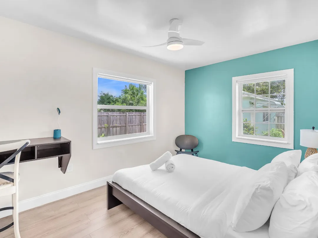 Modern Amenities And Cozy Living Space - Charming Tropical Retreat - Miramar, FL