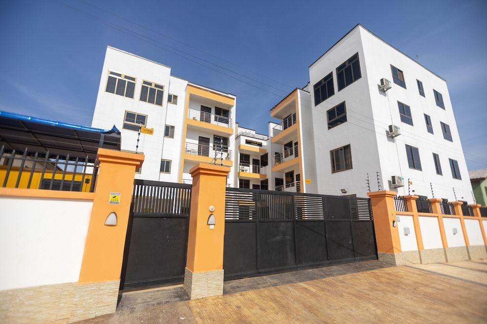 Spacious & Outstanding 3-bed Furnished Apartment - Accra