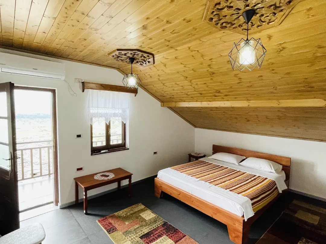 Denis House - Private Rooms & Guesthouse Gjirokastra - Gjirokaster
