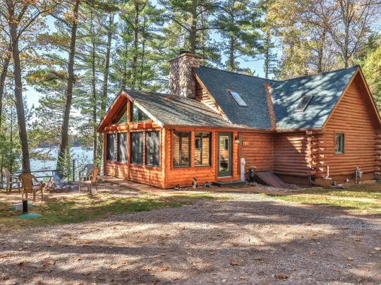 Lake Front With Fire Pit And Kayaks - Tranquil Luxurious Hideaway - St. Germain, WI