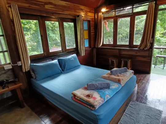 Ingdoi Maekampong - Doi Saket