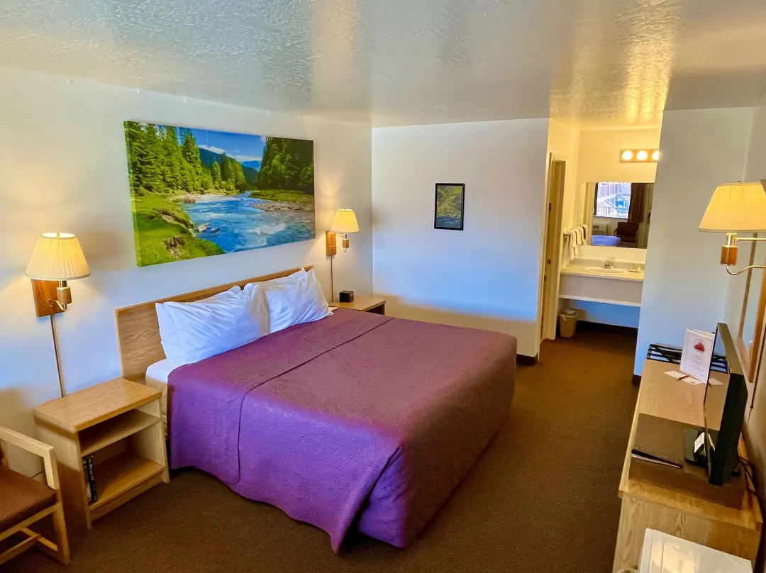 Red Bear Inn - Ennis, MT