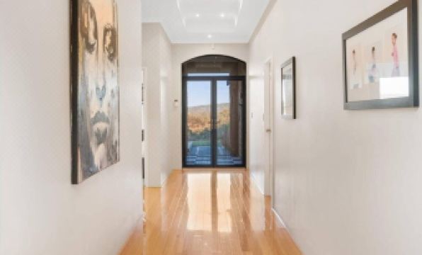 Panoramic Views, Infinity Pool in the Perth Hills, Gooseberry Hill ...