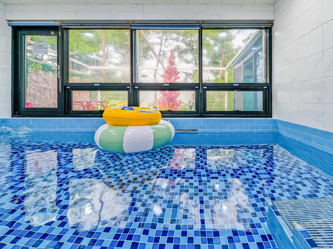 Gyeongju Neulpoom Pool Villa - Gyeongju-si