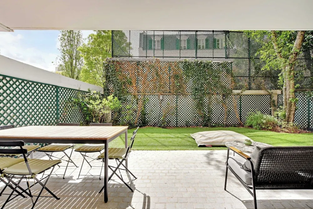 Passy - Eiffel Tower - Amazing 2br With Garden - Paris