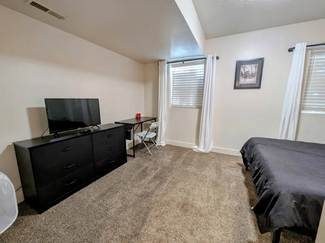 Comfortable Amenities And Seamless Access - Cozy Private Retreat - Salt Lake City, UT