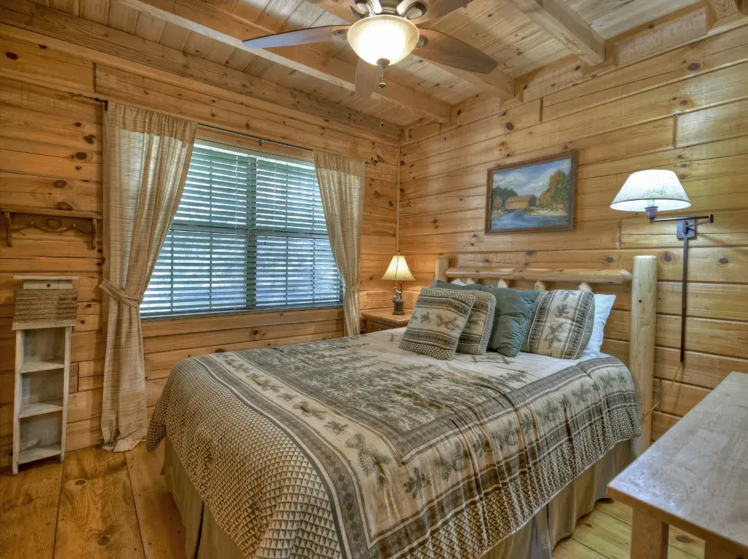 Hot Tub And Scenic Deck - Inviting Mountain Retreat - Blue Ridge, GA