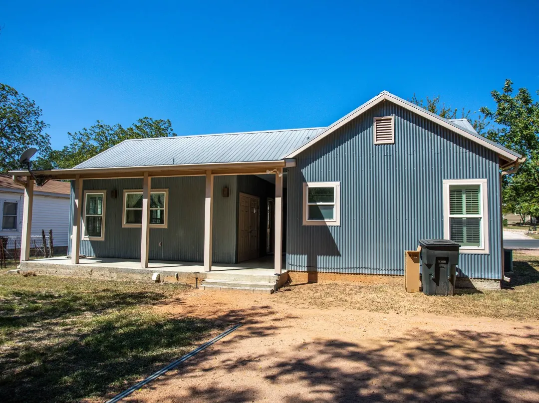 Charming Retreat - Cozy Sanctuary, Modern Amenities - Fredericksburg, TX