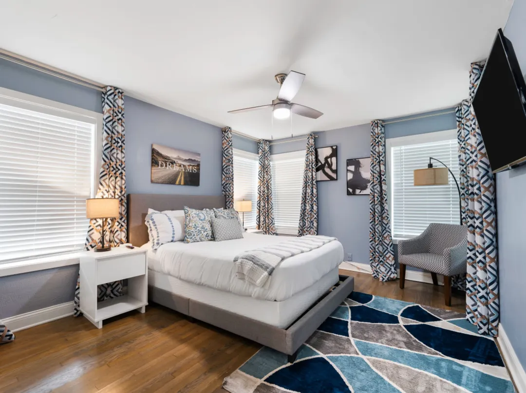 Rare Exclusive Retreat |Private Hot Tub | King Bed - Cedar Hill, TX