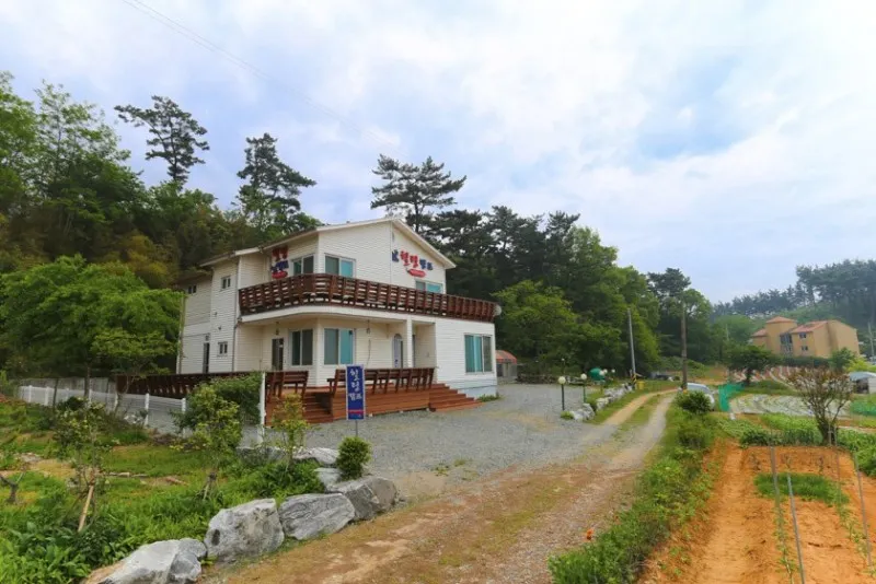 Taean Healing Camp Pension - Incheon