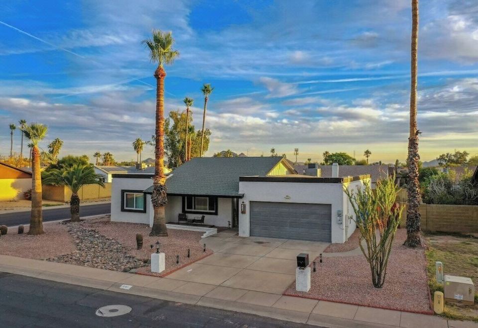 Kalani Oasis Paradise with Pool, Phoenix - Book with Updated Prices ...