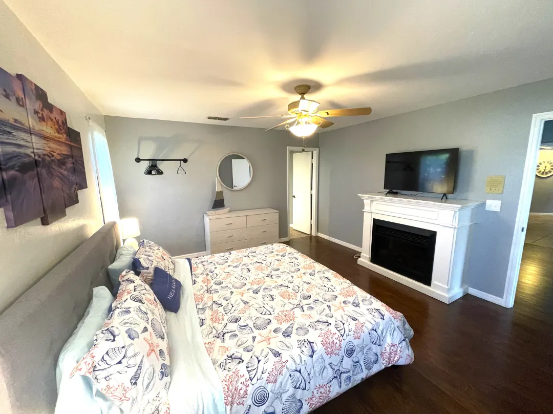 Electric Heated Pool And Gulf Access Dock - Gorgeous Coastal Retreat - Cape Coral, FL