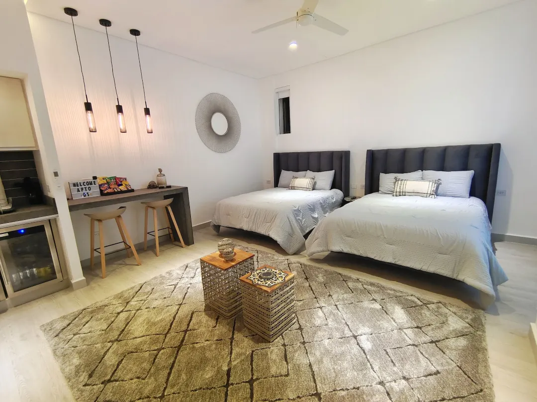 1st Luxury Warehouse - Cancún