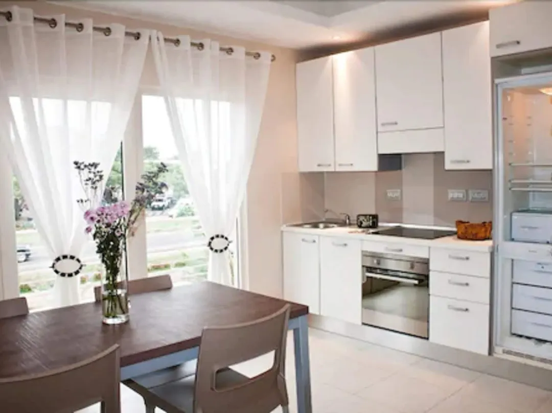 Axis Suites - Acra