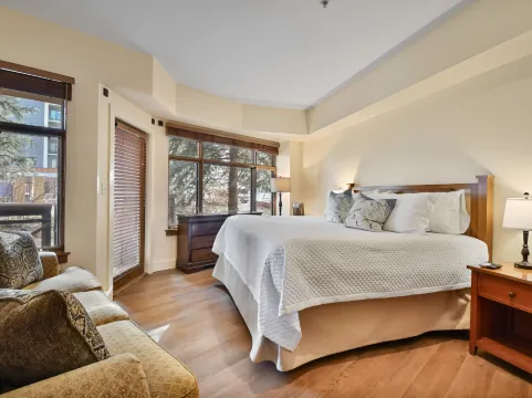 Walk Out From Your Private Patio To The Pool, Hot Tub, Fire Pit And Lawn - Superior Summer Home C001 - Snowbird, UT