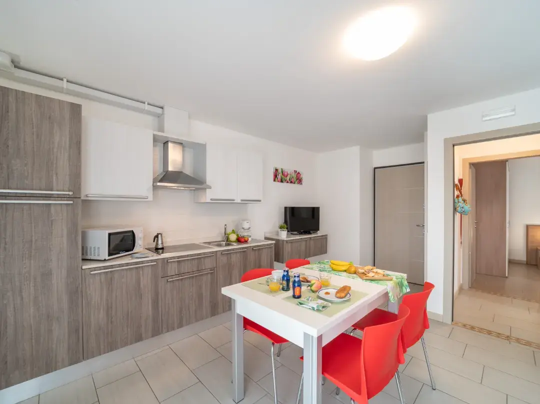 Elegante Residenza Monica  Due Camere Da Letto C6 6 Posti Letto - Lignano Sabbiadoro