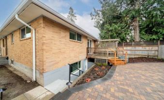 Cozy Retreat near Children's Hospital & UW Medical Center at Montlake ...