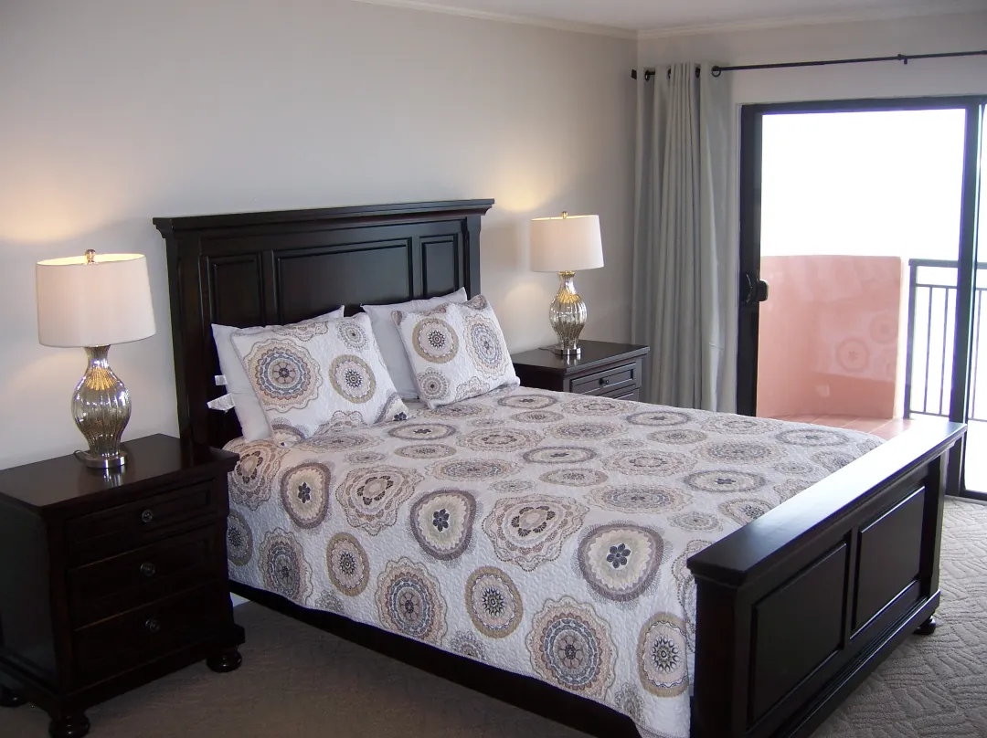 Stunning Seaside Haven With Balcony And Spa Access - Indian Rocks Beach, FL