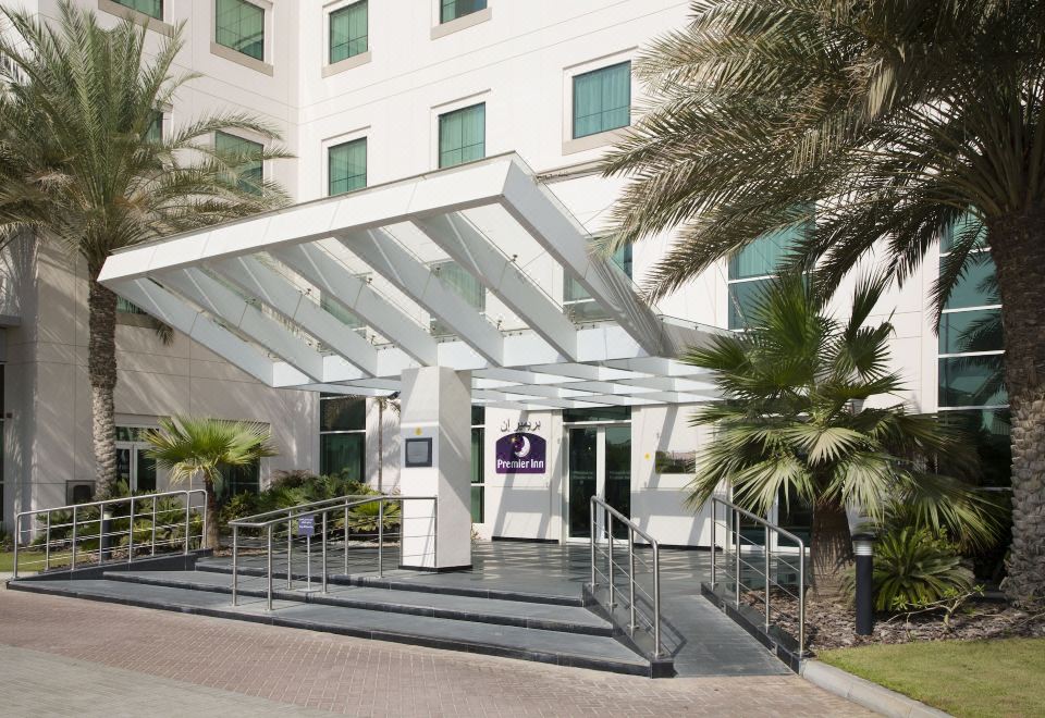 Premier Inn Dubai Investments Park,Dubai - Updated Prices & Hotel ...