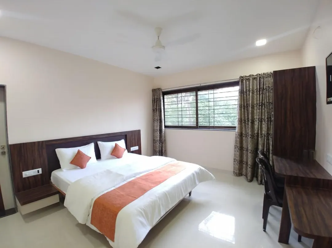 Hotel Matruchhaya - Near Lonavala Market Railway And Bus Station - Lonavala