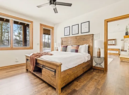 Spacious Living Areas And Private Hot Tub - Gorgeous Mountain Escape - Breckenridge, CO