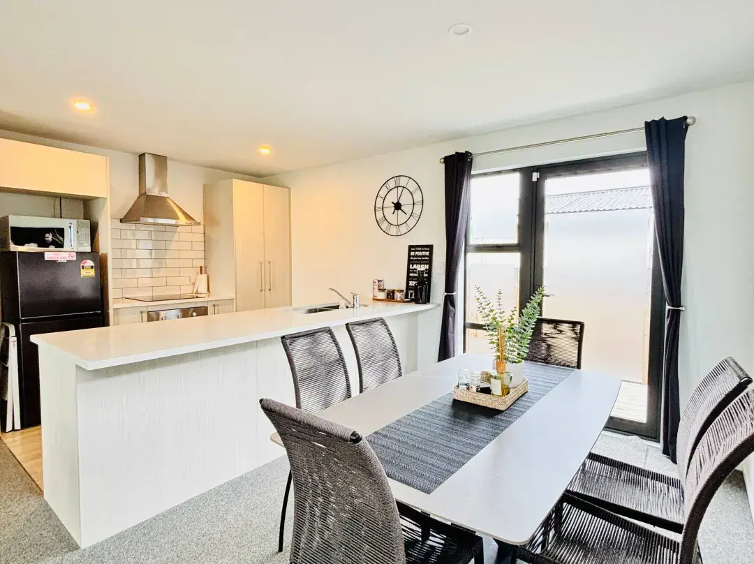 Spacious Christchurch Home, Sleeps 8, Free Parking - New Zealand