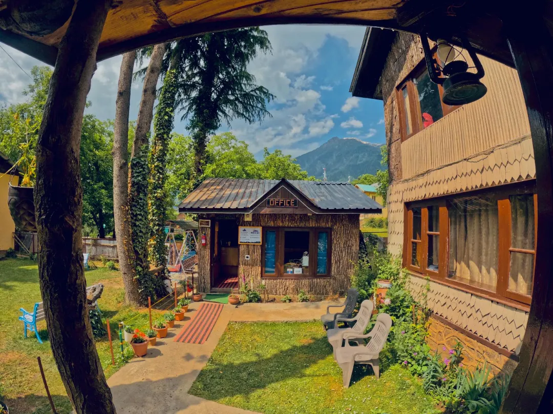 Brown Palace - Pahalgam