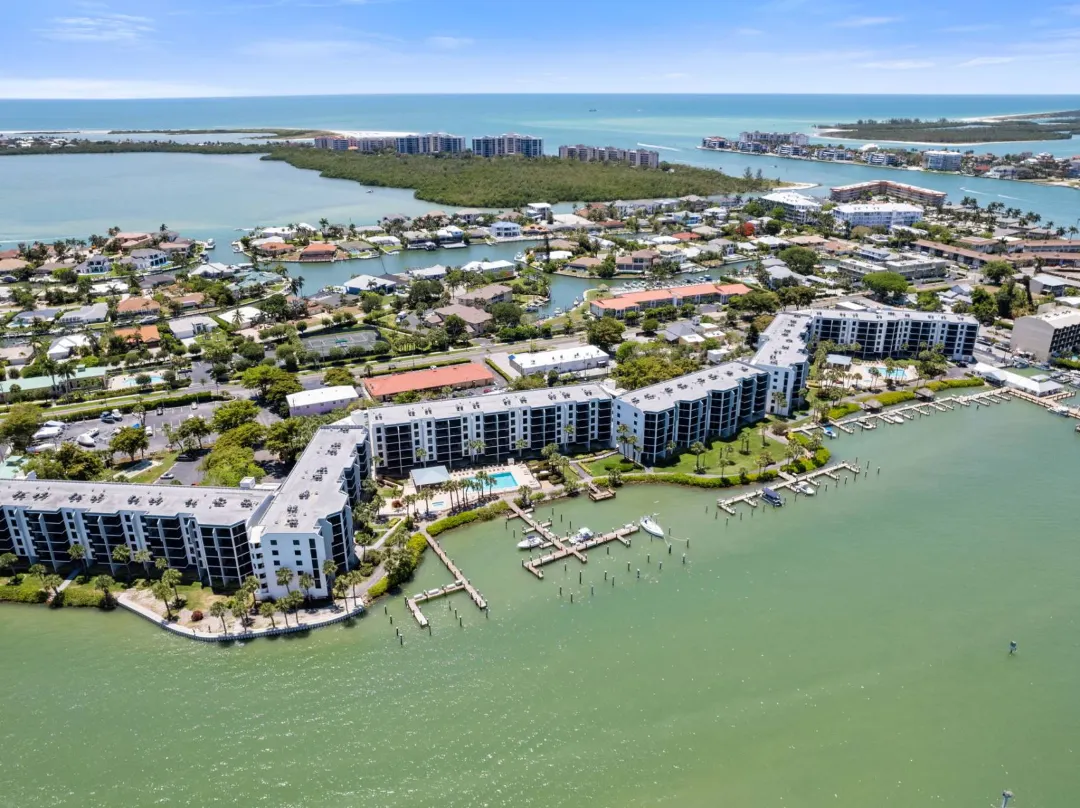 Waterfront Living And Stunning River Views - Charming Coastal Retreat - Marco Island, FL