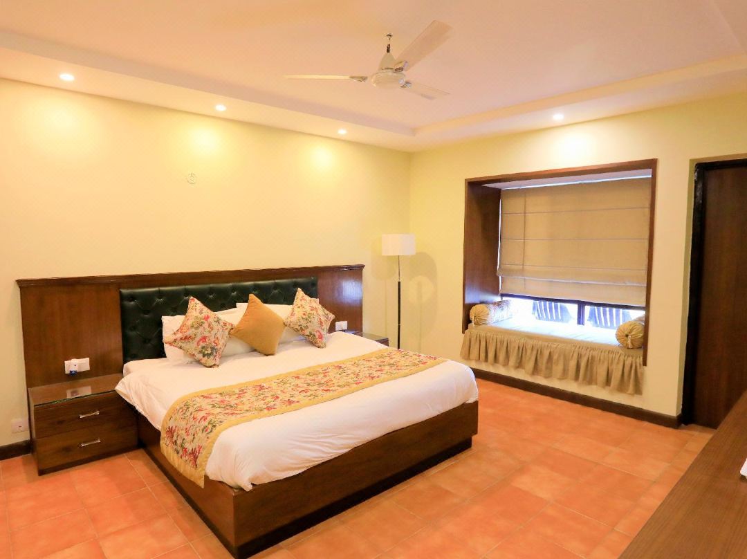 Woodsvilla Resort - Ranikhet