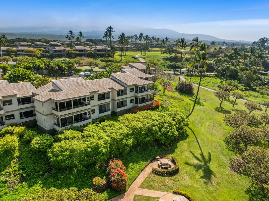 Expansive Lanai And Luxury Amenities - Stunning Ocean View Retreat - Maui, HI