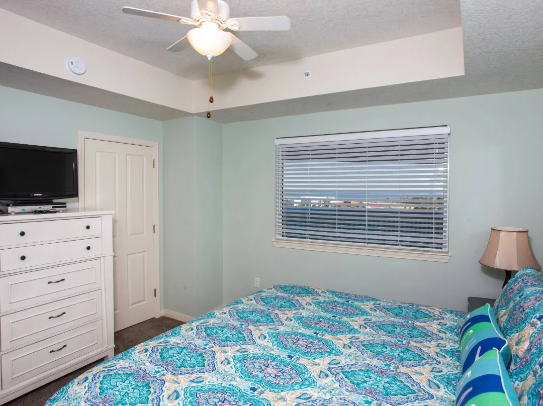 Spacious Balcony And Heated Pools - Stunning Gulf View Retreat - Okaloosa Island, FL