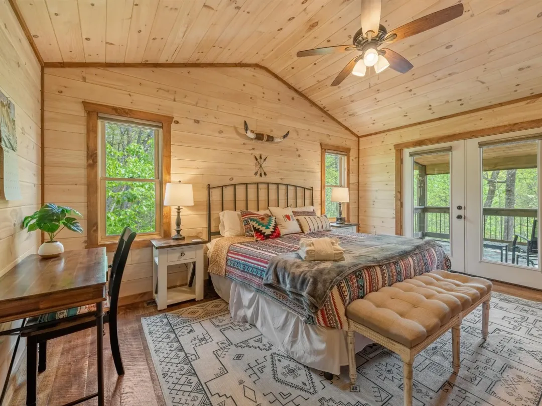 Serene Wildlife Oasis And Cozy Living Spaces - Enchanting Mountain Retreat - Blue Ridge, GA