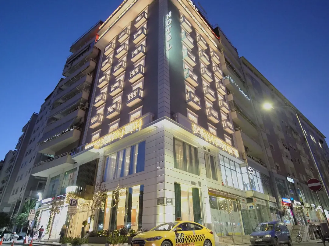 Light Hotel - Tirana