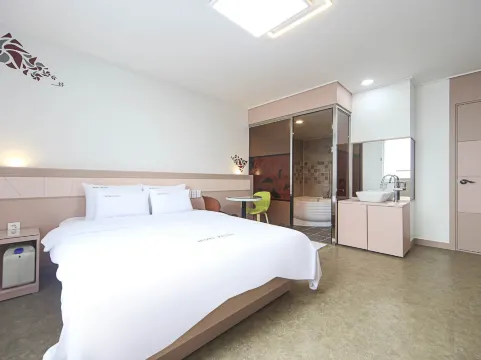 Sacheon Hotel Picnic - Namhae-gun