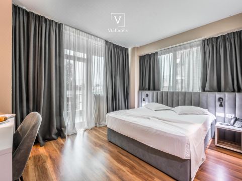 Vh Eurostar Durres Hotel & Private Beach