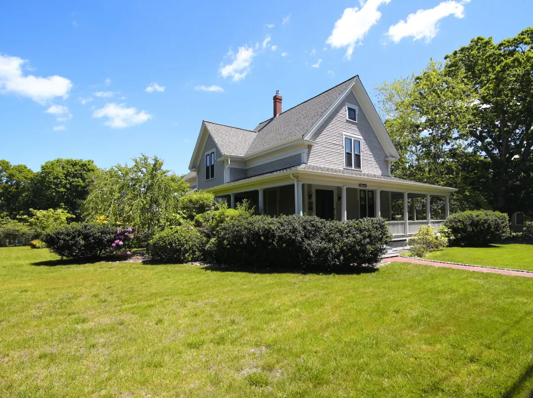 Charming Coastal Getaway With Outdoor Shower - Stunning Seaside Retreat - Dennis, MA