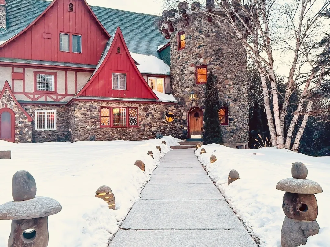 Pathsaala Inn & Restaurant - New England