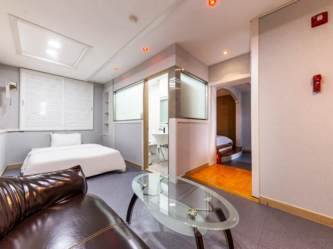 Gongju Jjin Motel - Daejeon