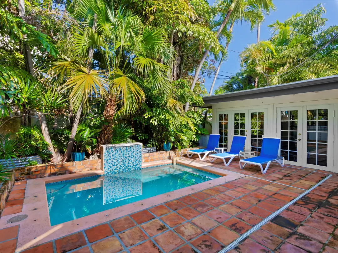 Tropical Pool Oasis And Charming Furnishings - Beautiful Key West Retreat - Key West, FL