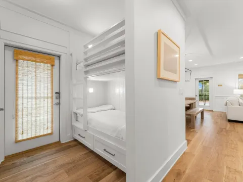 Magnolia Cruis'n And Sail'n - Rosemary Beach, FL